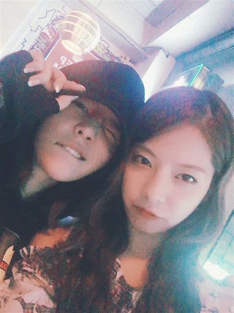 Check Out Snsd Sunnys Cute Selfies With Juniel Wonderful Generation