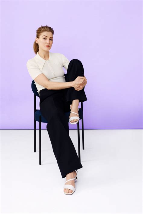 Rosamund Pike Stylist Magazin 2019 Photoshoot • Celebmafia