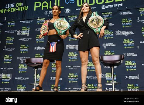 Amanda Serranos Feet