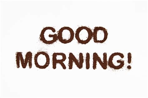 카페인 뜨거운 음료 및 개체 개념 좋은 아침 흰색 고립 된 배경에 지상 커피로 만든 텍스트 공간이 있는 상단 보기입니다 선택적 초점 0명에 대한 스톡 사진 및 기타 이미지