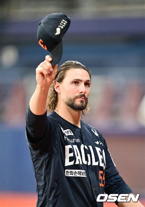 그만 던지겠습니다 외국인 투수가 완봉을 먼저 포기하다니길게 본 대전 예수 김경문 감독도 감동받았다