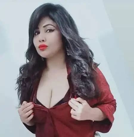 Rajsi Verma Top Hot Pics And Photo