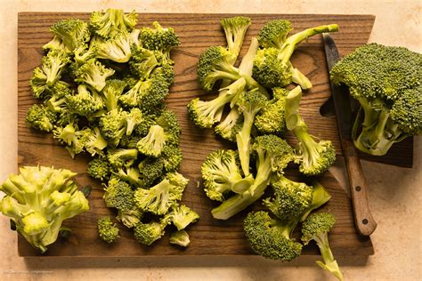 How To Boil Broccoli Crowns