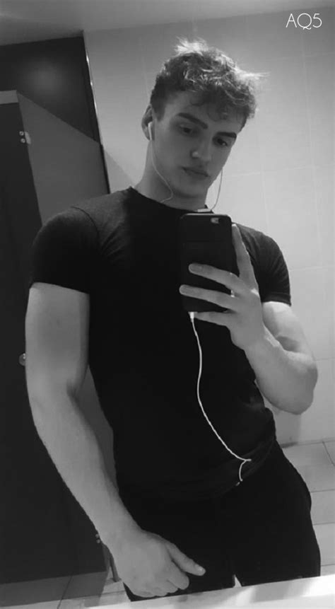 The Male Model Scout Modelaq