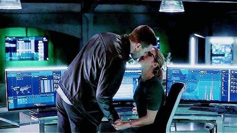 Pin By Deanna Scavullo On The Arrow Olicity Tv Show Couples Tv Romance