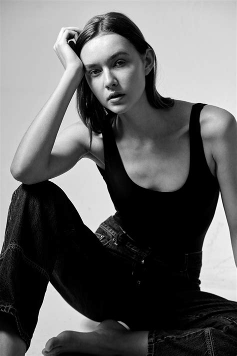 Sophie M Quest Artists Models