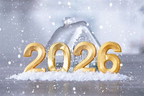 황금 숫자 2026 새해는 따뜻한 빛과 화환이 있는 작은 집을 배경으로 합니다 인사말 카드 새해 복 많이 받으세요 아늑한 집