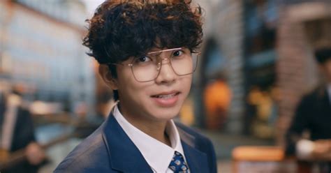 임영웅 첫 자작곡 ‘런던보이 Mv 공개 러블리 감성 가득