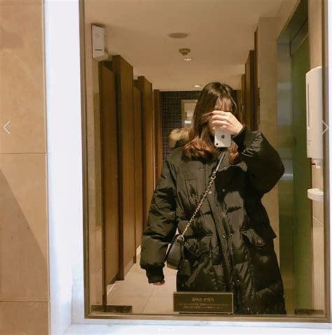 이렇게 추운날엔 따뜻한 롱패딩이 체고체고 이제 점점 추워지는 날씨에는 오리털이 쏙쏙 라쿤롱패딩 라쿤패딩 리얼라쿤패딩 오리털패딩 롱패딩 패딩 라쿤야상 여자패딩