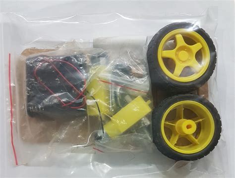 Robotic Smart Car Chassis Kit With 2wd 3 Wheel And Two Gear Motors And Battery Kit With