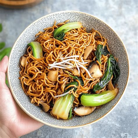 Ultimate Easy Vegetarian Chow Mein Delicious 15 Minute Meal
