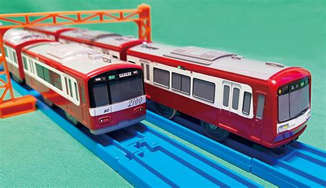 コダワリの逸品！？新旧「快特」車両の京急限定プラレールがすごかった！ 鉄道ホビダス