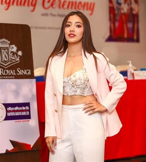 9 Potret Sareesha Shrestha Miss Earth Nepal 2022