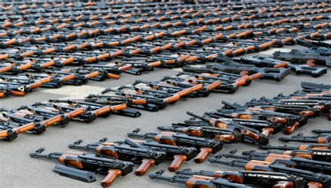 ئەمریکا دەستی بەسەر بارێکی پڕ چەکی ئێران گرت کە بۆ حوسییەکان نێردرابوو