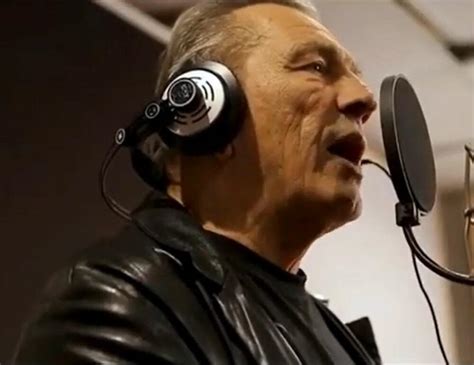 Ko Je Otac Viktora Savića