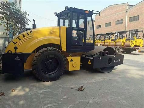 这款10吨单钢轮压路机省心又省力！ 液压汇