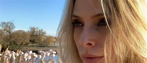 Tonya Kinzinger Un Si Grand Soleil Joue Les Naïades Topless Au Creux