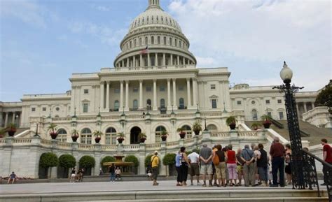 Scandal De Proporții în Sua După Ce Un Angajat Al Senatului S A Filmat