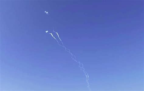 Російські війська вранці атакували Київ ракетами