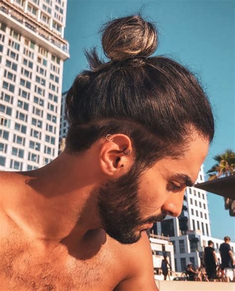 34 Man Bun Undercut Styles