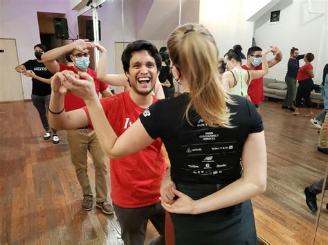 Free Beginner Salsa Class In The Bronx Nieves Latin Dance Studio The