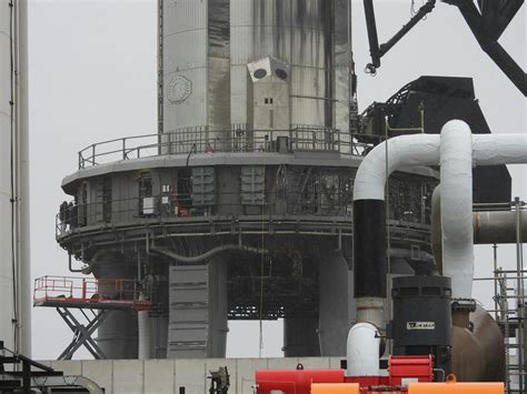 有关制造工厂 基礎設施 塔 塔结构 处理 复杂机械 外觀 室外安装 工业建筑 工业摄影 工业景观 工业特写 工业现场 工业设备 工业设计 工业过程 工厂 工厂