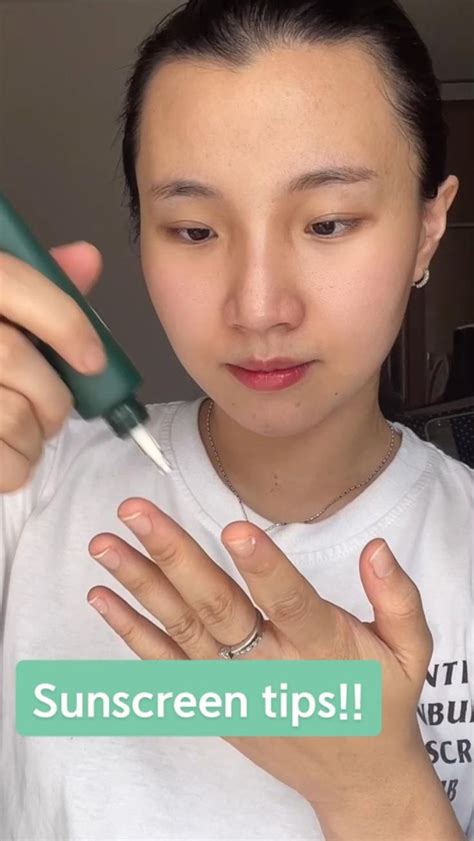 How To Apply Sunscreen