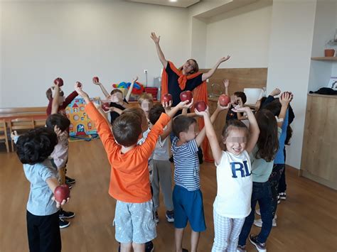 ΘΕΑΤΡΙΚΟ ΠΑΙΧΝΙΔΙ ΤΑ ΖΟΥΖΟΥΝΑΚΙΑ Βρεφονηπιακό Κέντρο Προσχολικής Αγωγής Νηπιαγωγείο