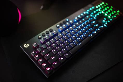 Logitech G915 Lightspeed Wireless Keyboard Gaming Mekanikal Dengan Switch Low Profile Gl