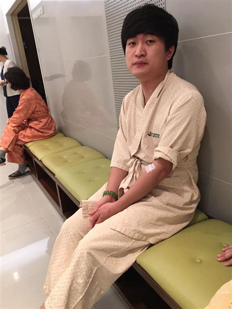 크리스마스를 맞이하여 회사에서 선수단 건강검진과 새로운 컴퓨터를 Kt롤스터 Rolster Story