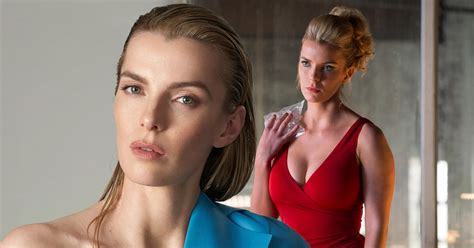 10 Noteworthy Details About Betty Gilpin Tvovermind