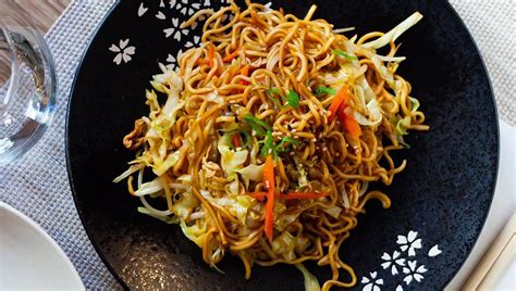 Yakisoba Opskrift Japansk Stir Fry Smækfyldt Med Umamismag Asian Recipes Stir Fry Chow Mein