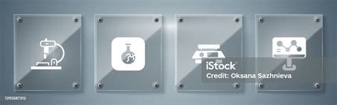 화학 공식 전자 비늘 금이 플라스크 및 현미경을 설정합니다 정사각형 유리 패널 벡터 0명에 대한 스톡 벡터 아트 및 기타 이미지 0명 건강 진단 건강관리와 의술