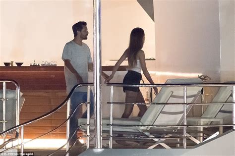 Scott Disick Cannot Keep His Hands Off Aanother Stunner Daily Mail Online