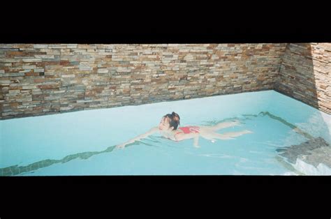 매일이 조은나래 🏊🏻‍♀️ 따뜻한 햇살 맨살에 닿는 얕은 바람 여름 내놔라 이 Kyocera
