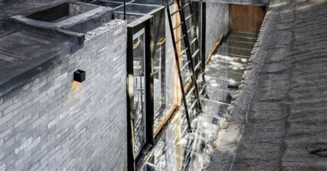 Modern Architectural Detail With Glass Feel Design