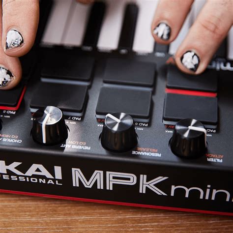 Akai Professional Mpk Mini Play3 25 Key Portable Keyboard And Midi Controller Techno Tribe