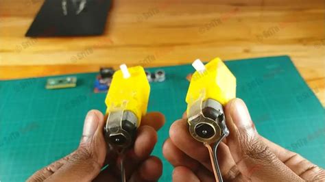 How To Make An Obstacle Avoidance Robot Using Raspberry Pi Pico Board