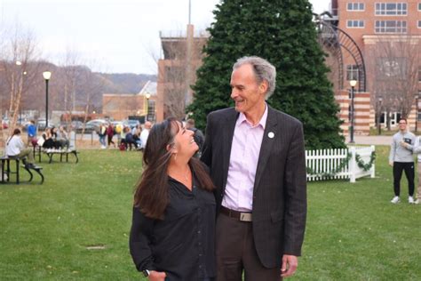 Joe Gow Destituyeron Al Rector De La Universida De Wisconsin La Crosse