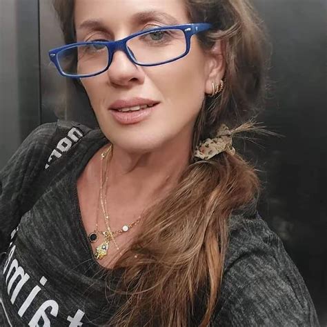 לתיקשור לשלוח הודעה לווצאפ ברמקול מה חושבים הבעיה 2 תמונות עדכניות של עכשיו מצוואר עד המצח