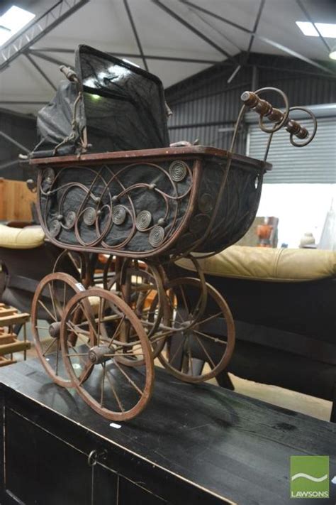 Lot Dolls Pram