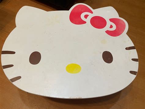 二手 Hello Kitty 凱蒂貓 折疊桌 和室桌 筆電桌 家具及居家用品 家具 桌子在旋轉拍賣