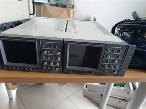 Tektronix 1721 Vector Scope And 1731 Waveform Monitor