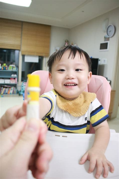 엄마표 에어캡 물감 놀이 오감놀이로 옥수수 꾸미기 네이버 블로그