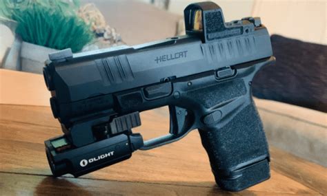 4 Best Light For Springfield Hellcat [updated 2025]