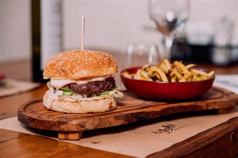 Chevap By Duje Pisac Svijet ćevapa U Hrvatskoj I Sloveniji