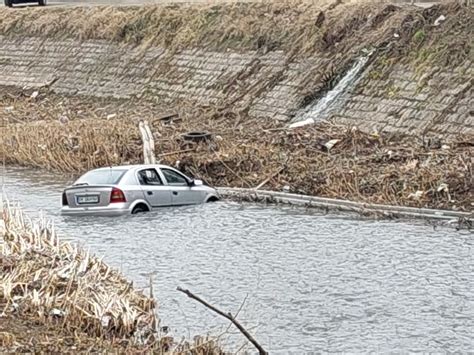 Кола падна в река Струма има загинал Новини