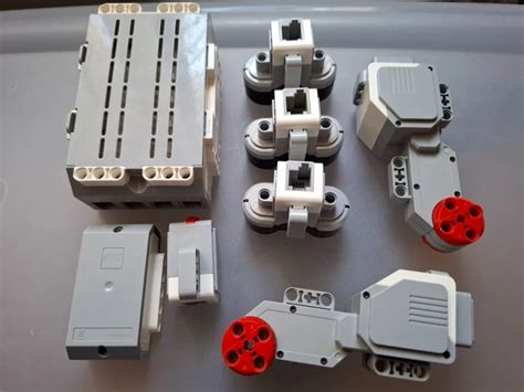 Lego Ev3 Mindstorms Lot Electronics Brick Motors Sensors Etc See Pics 79 99 Picclick Ca