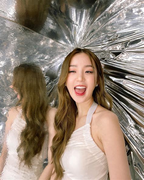 น้องต้าเหนิง กัญญาวีร์ 5 รูป เดรสสีขาว