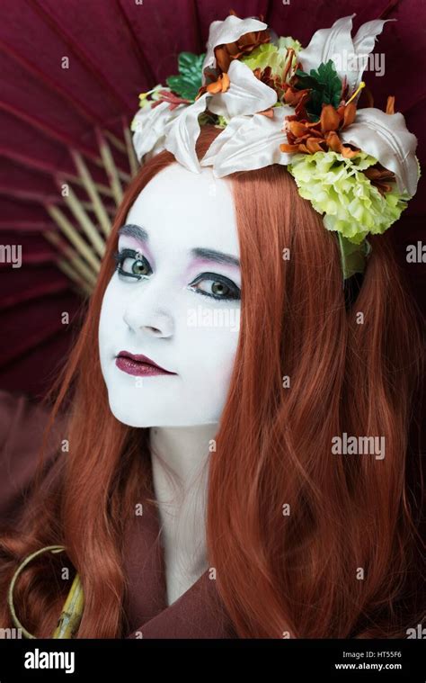 Geisha Tracht Fotos Und Bildmaterial In Hoher Auflösung Alamy